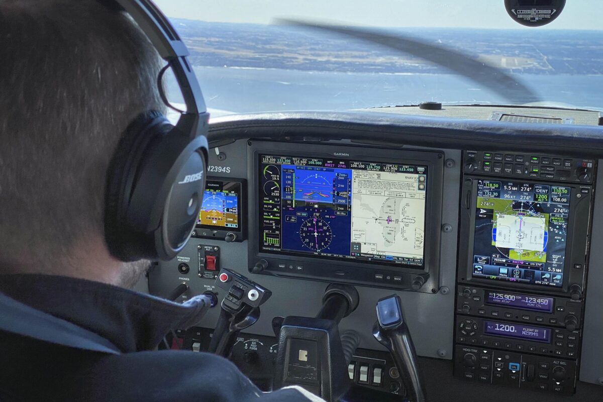 Featured Project - Cessna R182 - Major Retrofit - NewView Technologies ...