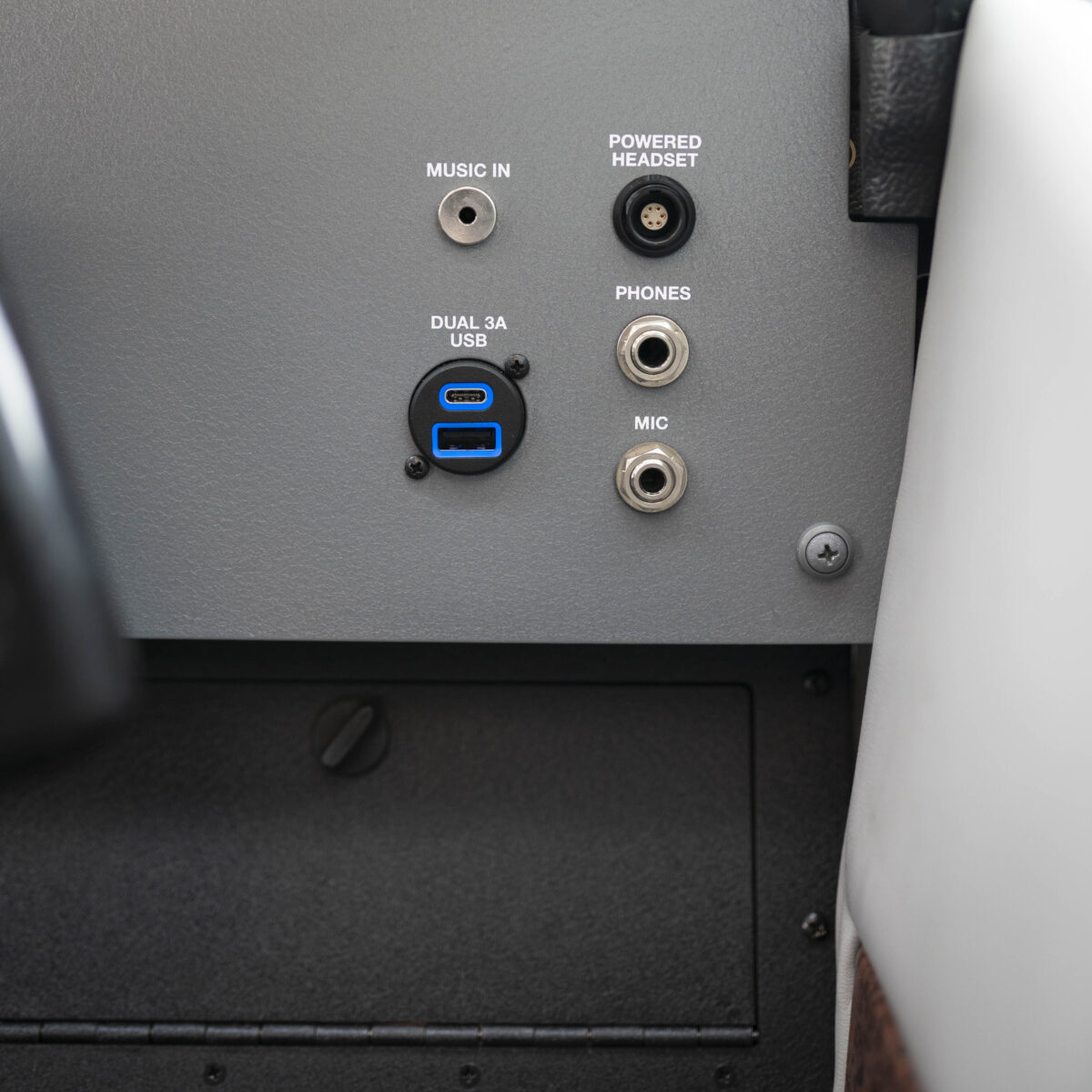 Featured Project - Cessna R182 - Major Retrofit - NewView Technologies ...